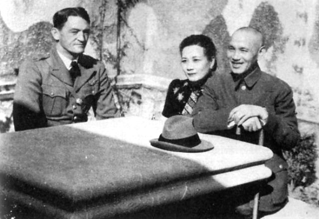 Chennault Fights to Hold the China Front - LIFE - August 10, 1942